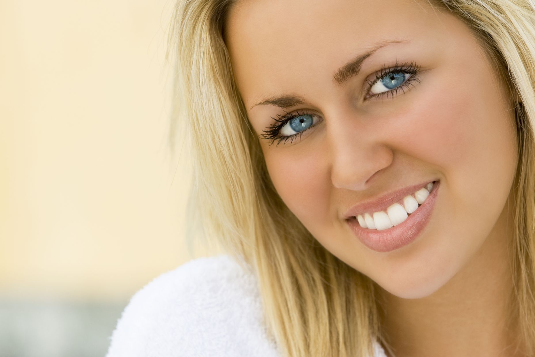How Professional Teeth Whitening Can Give Your Smile a Summer Sparkle ...